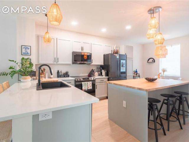 15126 Palmer Lake Cir 101, Naples, FL