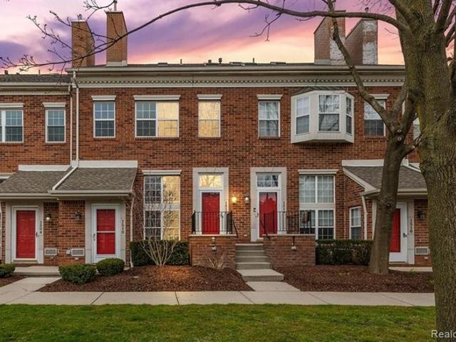 1512 Maryland Club Dr, Royal Oak, MI 48067