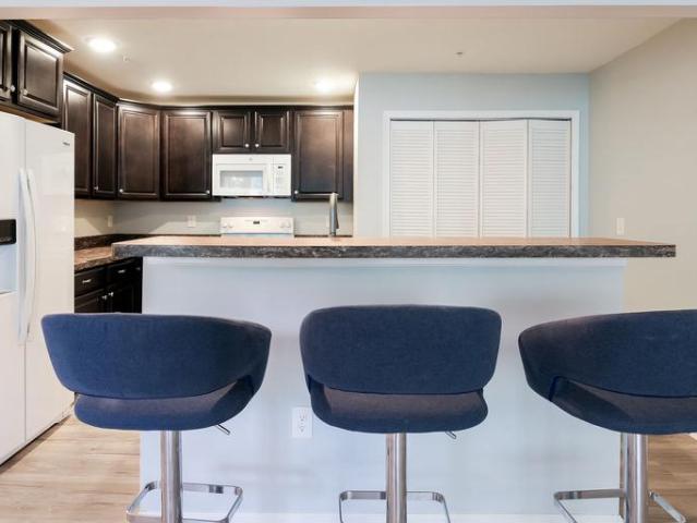 1512 Moore # 103