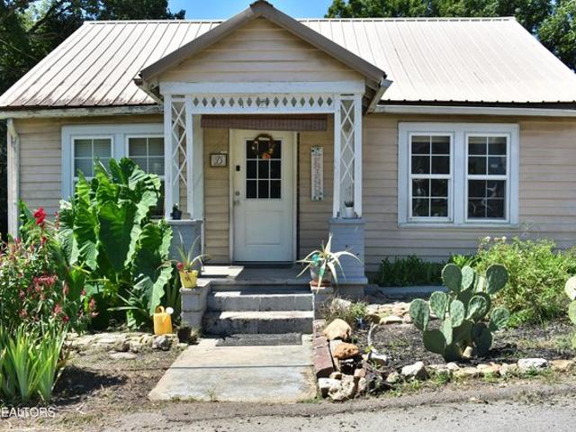 1512 Adams St, Athens, TN 37303