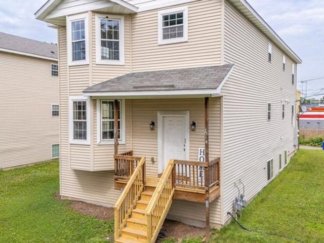 1512 Albemarle St, Saint Paul, MN 55117