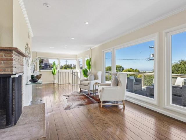 1512 Alturas Drive