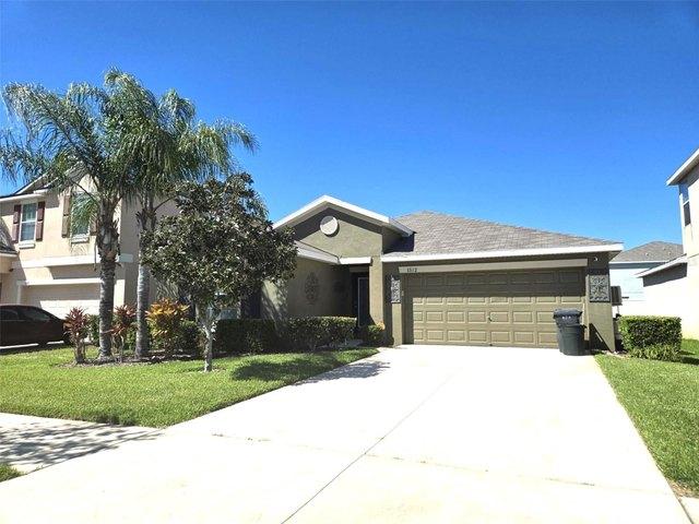 1512 Climbing Dayflower Dr, Ruskin, FL 33570