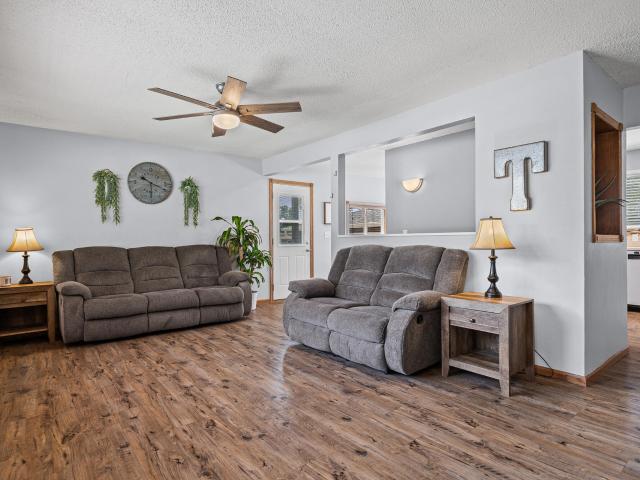1512 Cliffview Dr