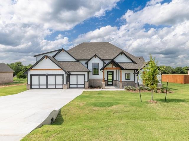 1512 E Deer Meadows Dr, Perkins, OK 74059