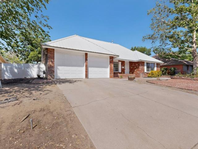 1512 Lester Drive NE