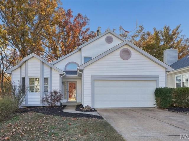 1512 Strawberry Glen Ct, Ballwin, MO 63021