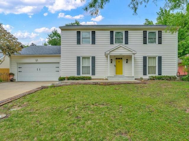 1512 SW Ward Pkwy, Topeka, KS 66604