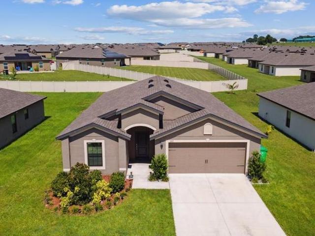 1512 Swan Lake Cir, Dundee, FL 33838