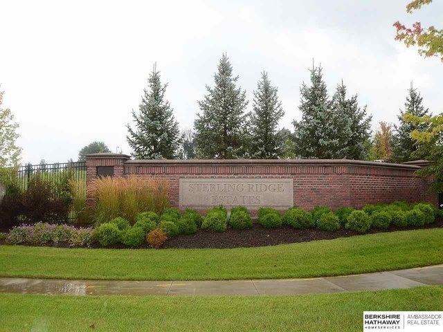 1512 S 127th St, Omaha, NE 68144