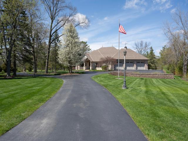 1512 W County Line Rd