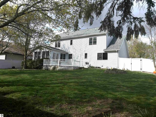 1512 W Grand