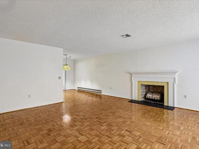 15133 Vantage Hill Road # 7 C