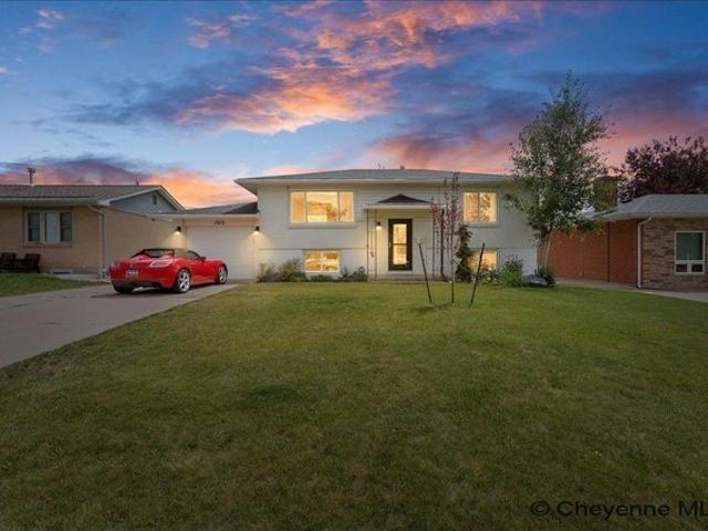 1513 Monroe Ave, Cheyenne, WY 82001