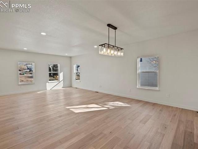 1513 Monterey Way