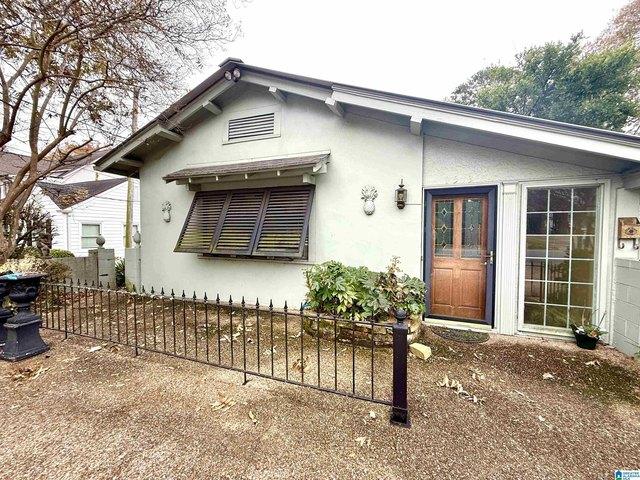 1513 Oxmoor Rd, Homewood, AL 35209