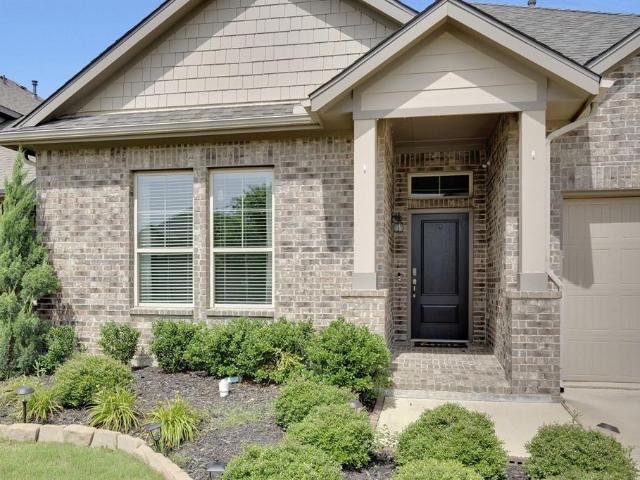 1513 Canary Lane