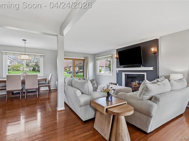 1513 Colony Drive