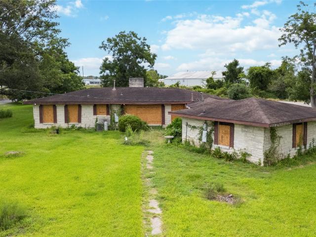 1513 County Road 210, Angleton, TX 77515 | MLS #68650 | Compass