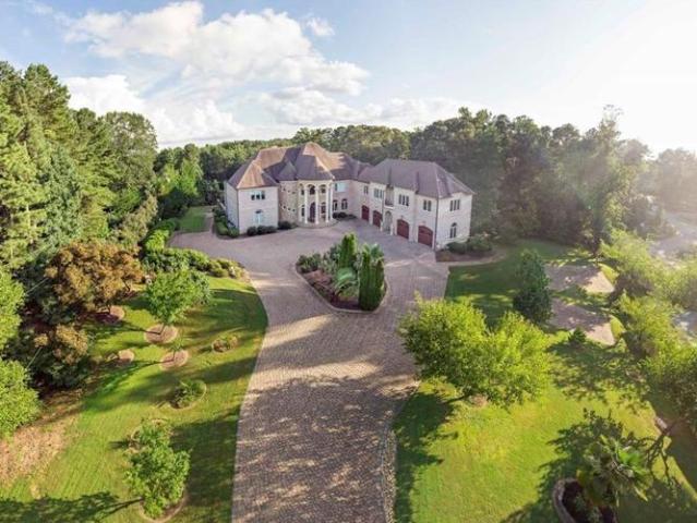 1513 Jones Rd, Roswell, GA 30075