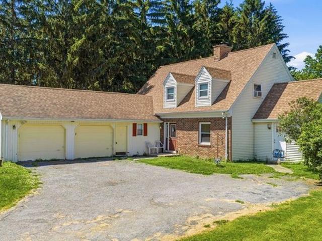 1513 Lake Rd, Youngstown, NY 14174