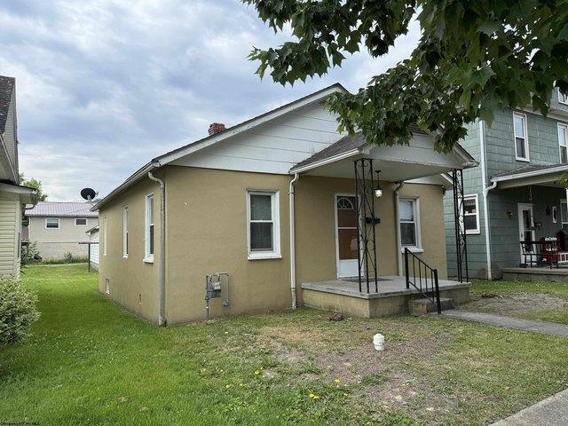 1513 Lavalette Ave, Elkins, WV 26241