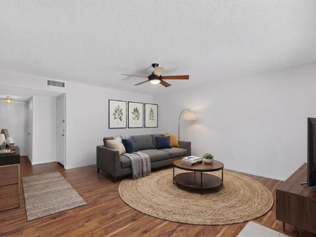 1513 Pelican Court