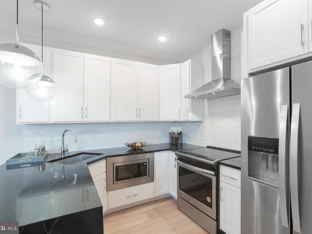 1513 Ridge Avenue # 401