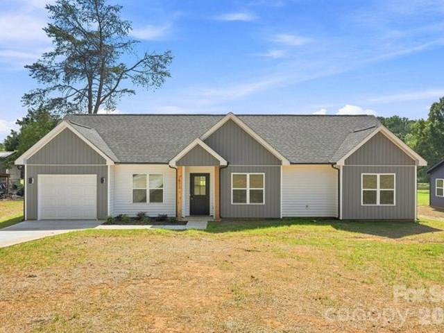 1513 Robin Rd, Newton, NC 28658