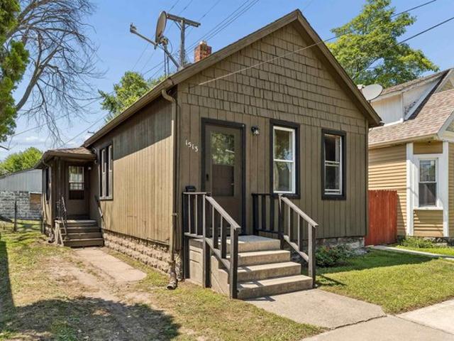 1513 9th St, Port Huron, MI 48060