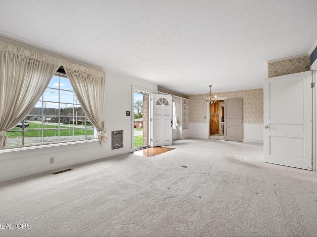 151 3rd Ave