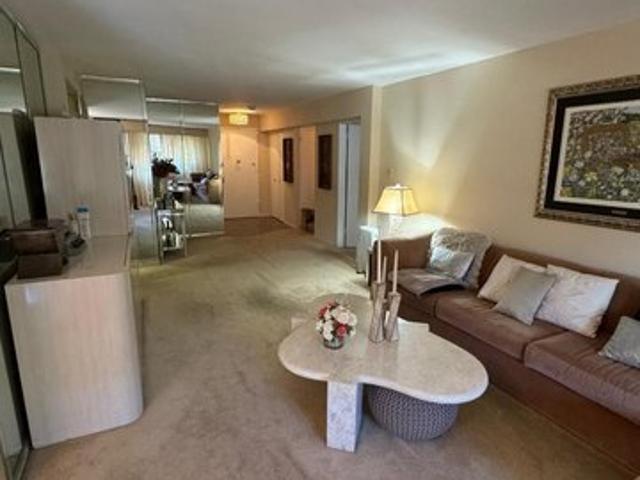 151 1 th St Unit 3H, Howard Beach, NY 11414