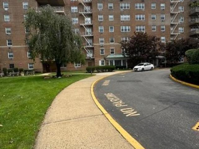 151 1 th St Unit 5N, Howard Beach, NY 11414
