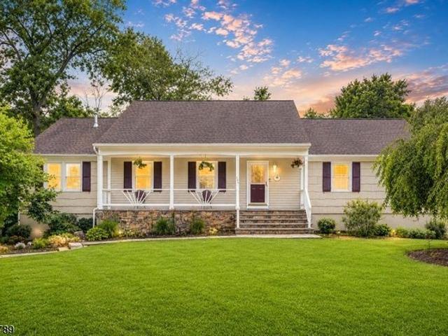 151 Cottage Pl W, Long Hill Township, NJ 07933