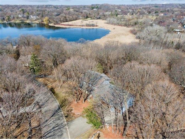 151 Choctaw Cir, Chanhassen, MN 55317