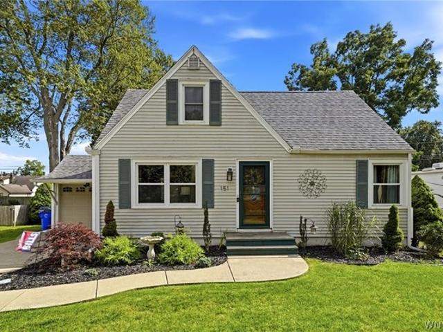 151 Cloverside Dr, Buffalo, NY 14224