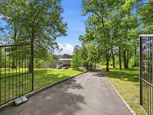 151 Bellvale Lakes Road