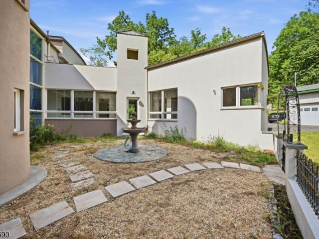 151 Bellvale Lakes Rd