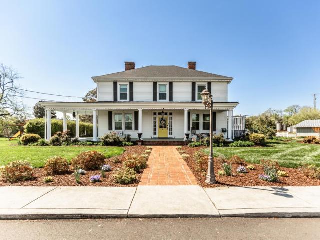 151 Burke St, Appomattox, VA 24522 | MLS #365680 | Compass