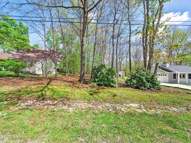 151 Glenwood Dr, Crossville, TN 38558