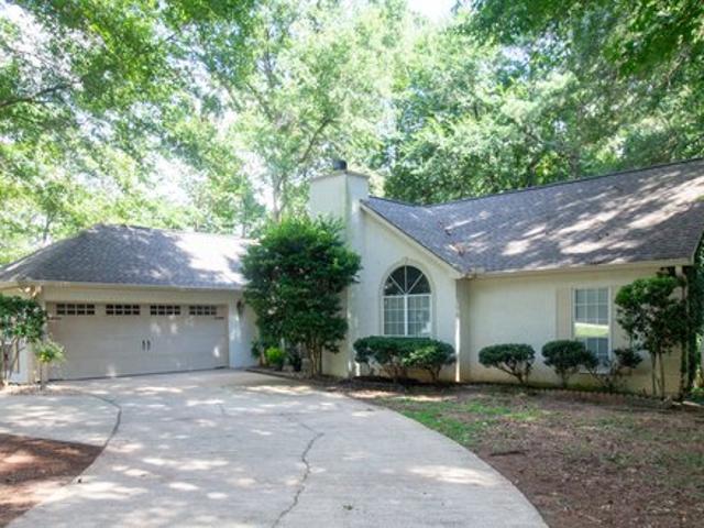 151 Greenbriar Trl, Lagrange, GA 30241