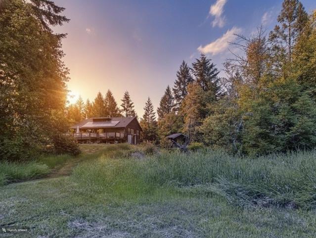 151 Drew Rd, Garberville, CA 95542