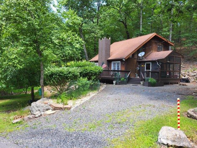 151 Edinburgh Rd, Bushkill, PA 18324