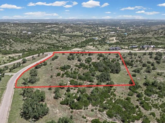 151 Falling Oak Dr, Blanco, TX 78606