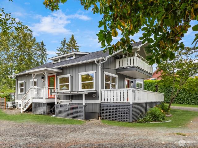 151 Finch Place SW
