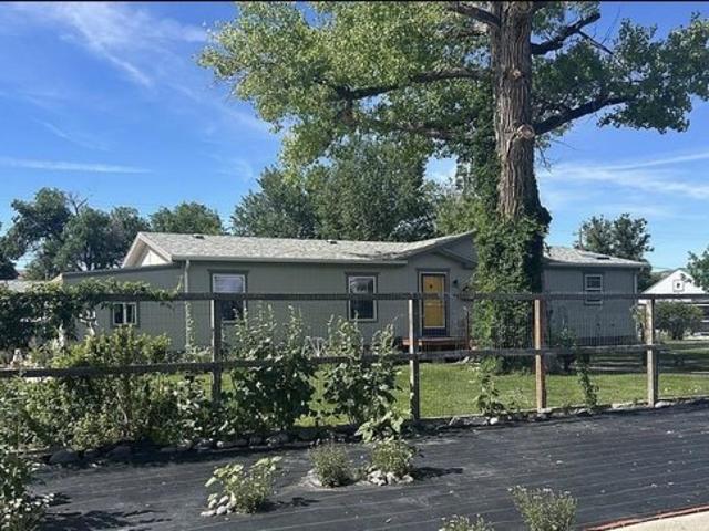 151 Fremont St, Thermopolis, WY 82443