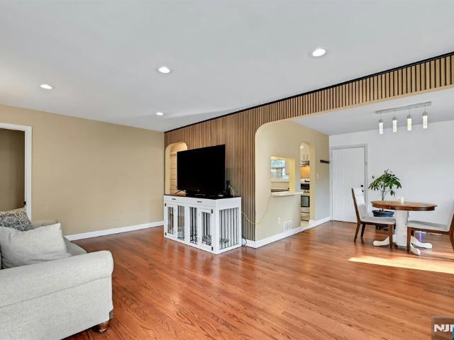 151 Knickerbocker Road