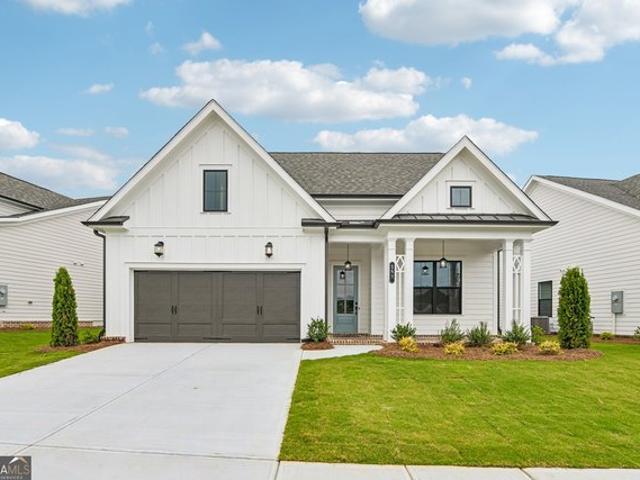 151 High Point Dr, Hoschton, GA 30548