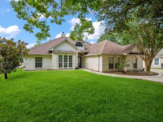151 Lake Oaks Boulevard