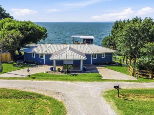 151 Lakeview Drive